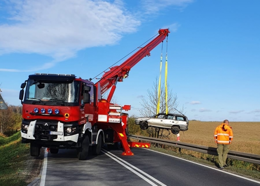 Zagadkowe zdarzenie drogowe na DK15 [ZOBACZ ZDJĘCIA]
