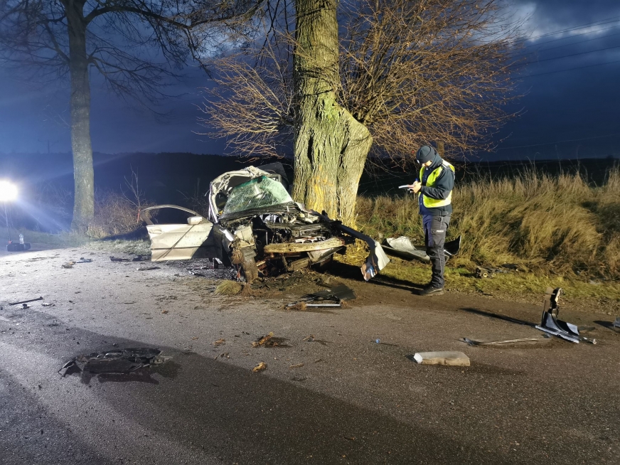 Śmiertelny wypadek pod Suszem! Kierujący BMW zginął na miejscu [ZDJĘCIA ... Śmiertelny wypadek pod Suszem! Kierujący BMW zginął na miejscu [ZDJĘCIA ...