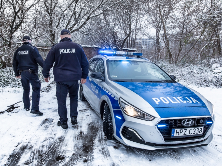 Wychłodzony leżał na mrozie - przypadkowa kobieta ocaliła mu życie! Wychłodzony leżał na mrozie - przypadkowa kobieta ocaliła mu życie!