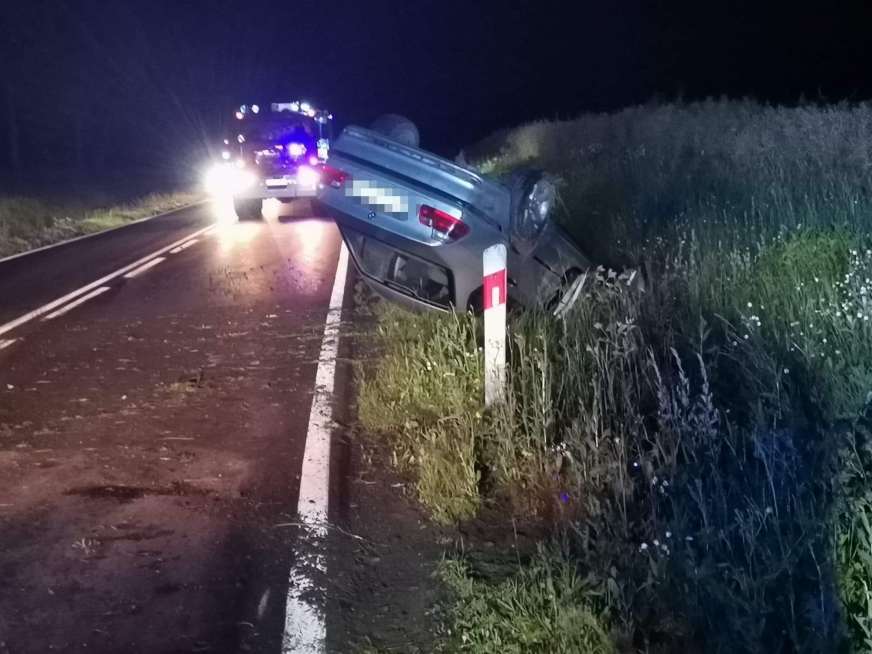 Nocne dachowanie na DK15!