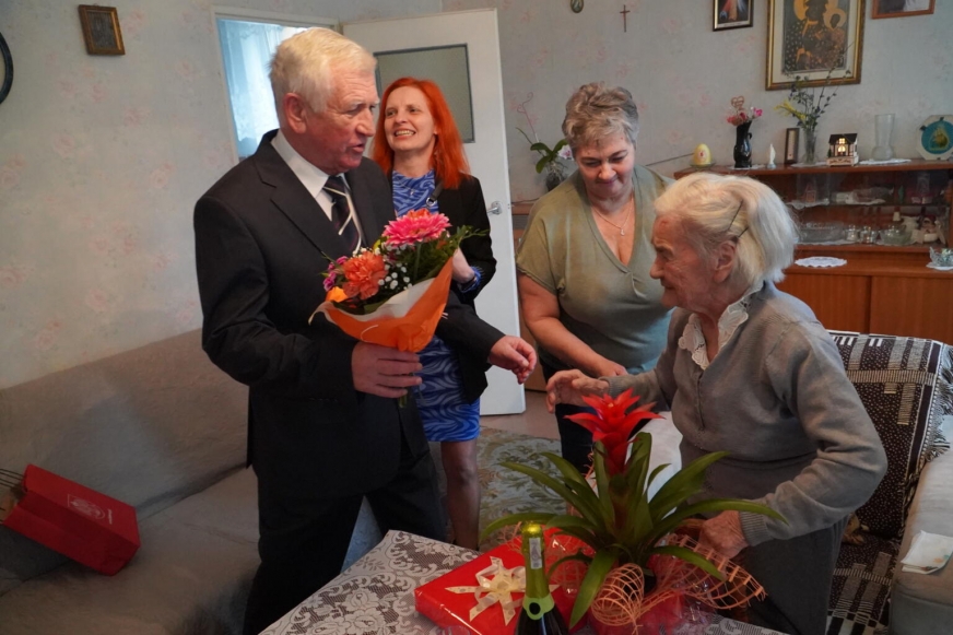 Setne urodziny Pani Anieli! „Do końca czuję się szczęśliwie ...