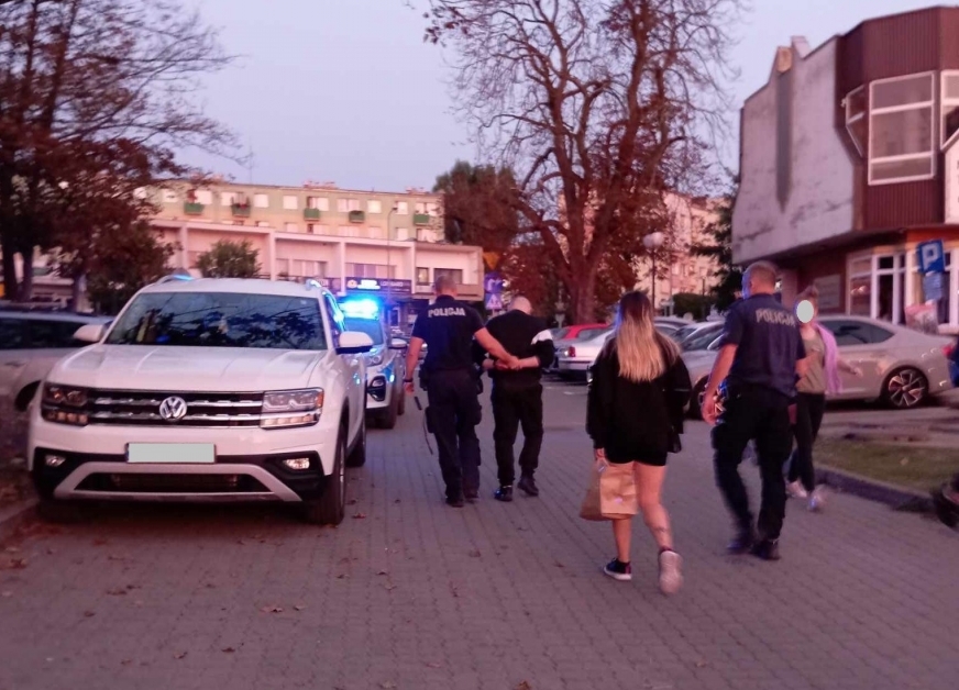 Z nożem w ręku miał „załatwić swoje sprawy”. Jest wyrok dla 26-latka ...