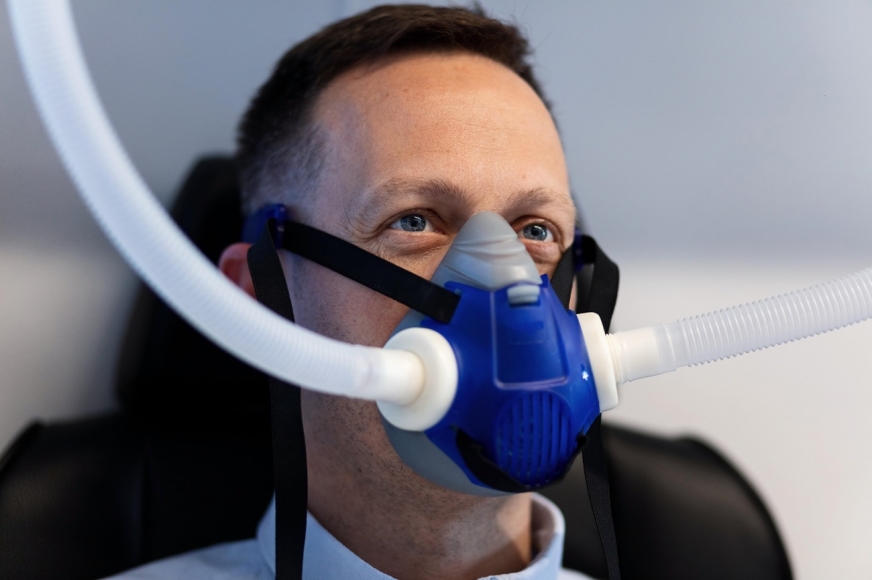 Aparat CPAP jak działa i dlaczego jest ważny dla osób z bezdechem sennym?