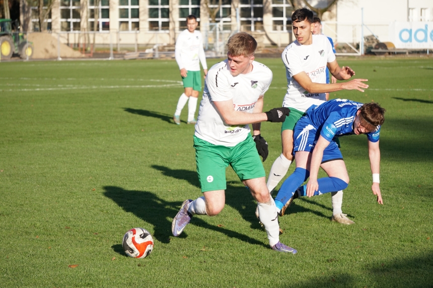 Wynik do przerwy? Lepiej nie pytaj. Sprawdzamy, jak Jeziorak radzi ...